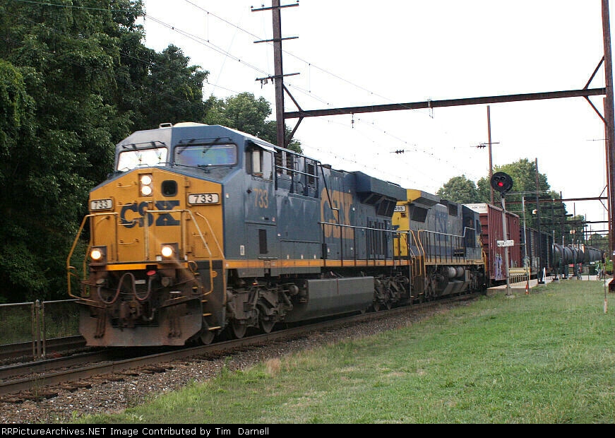 CSX 733 on Q417